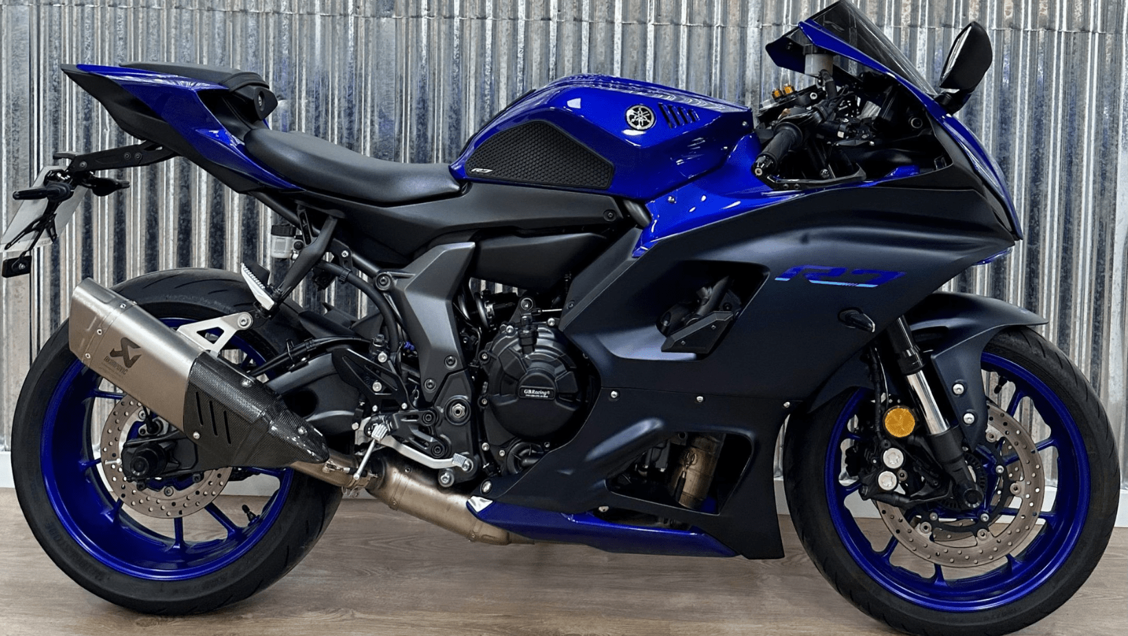 Características de la Yamaha R7